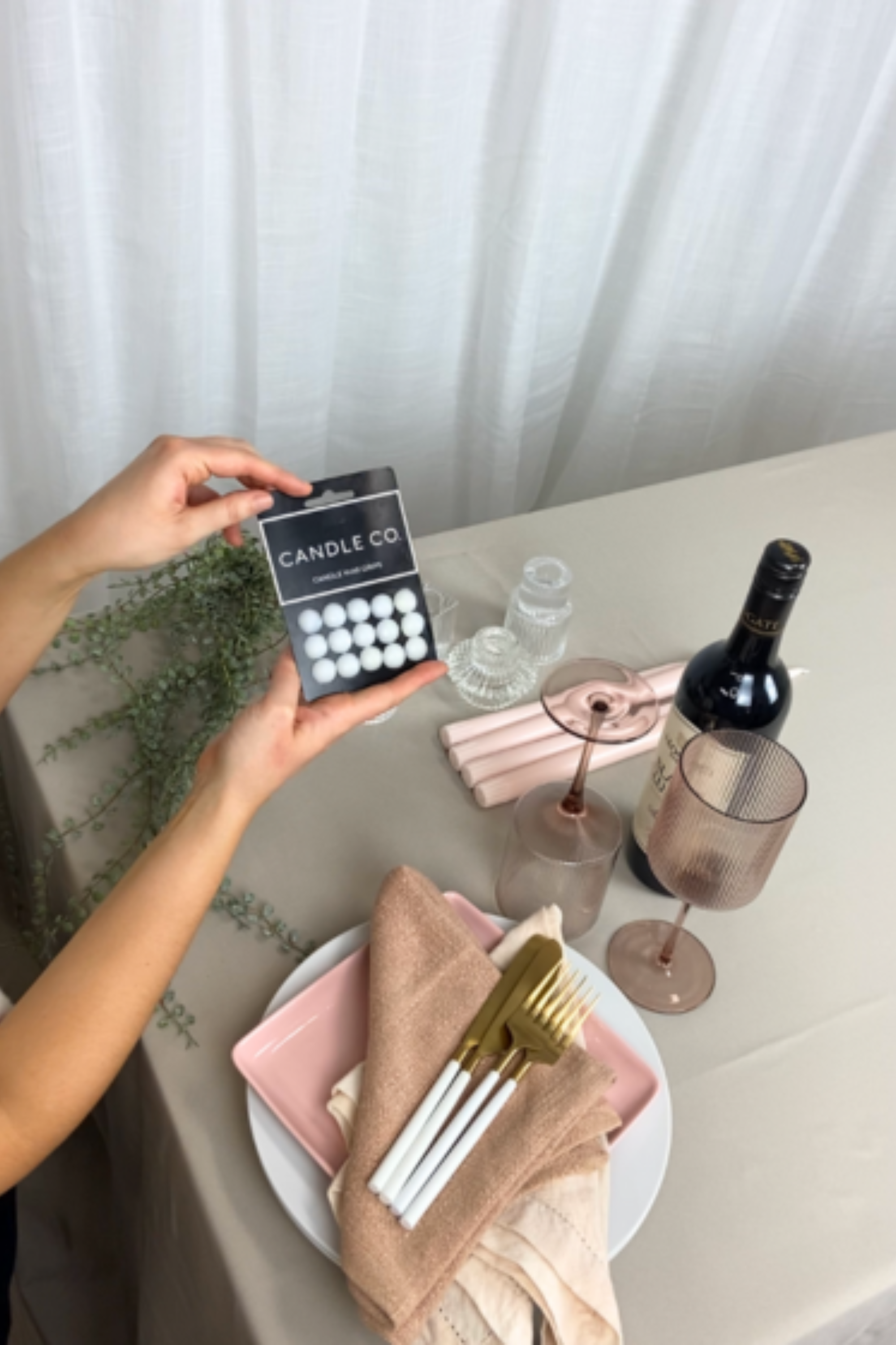 How-to Use Wax Grips to Keep your Candles in Place – Hueseeka